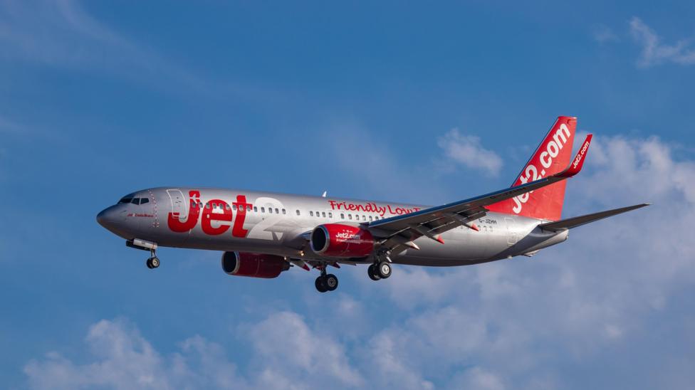Jail for Jet2 passenger who smoked on Turkey to Leeds flight - BBC News