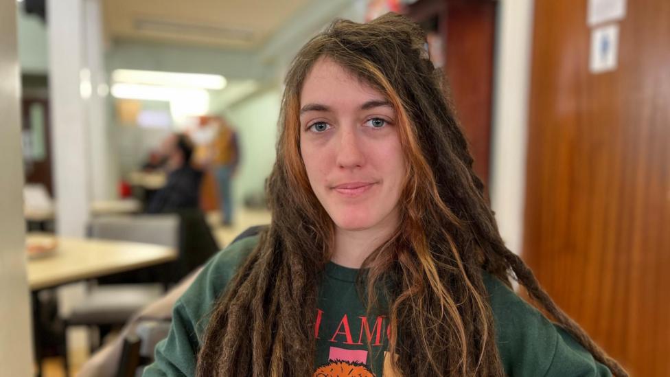 West Bridgford: Punk band frontman volunteers at homeless charity - BBC ...