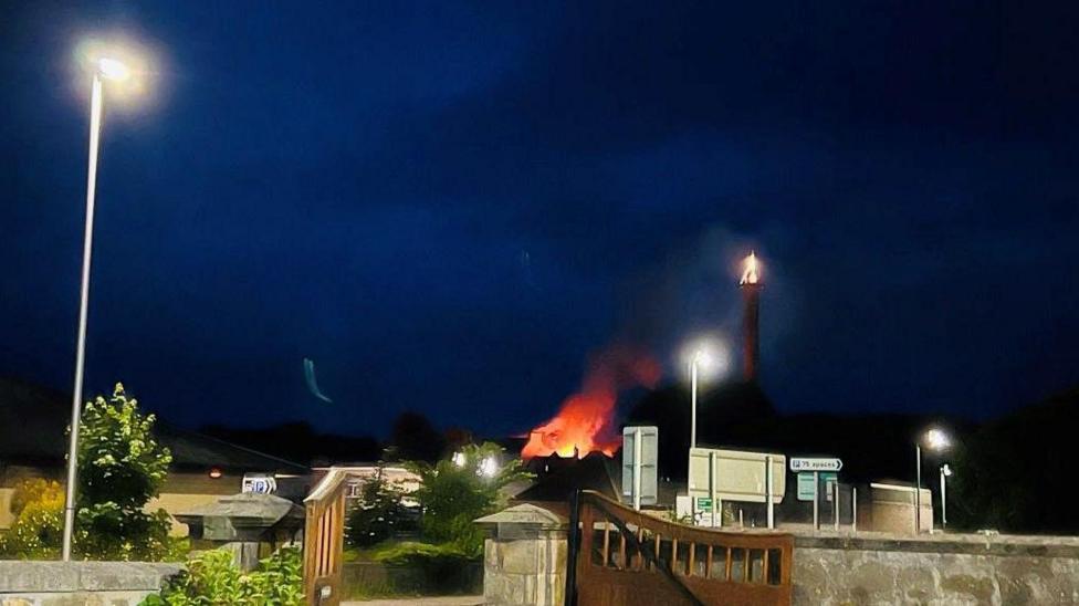 Hotel guests 'lucky to escape Elgin fire as no alarms sounded' - BBC News