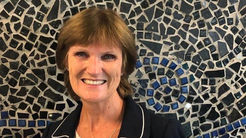 Daughter's NHS plea after mum dies from rare cancer - BBC News