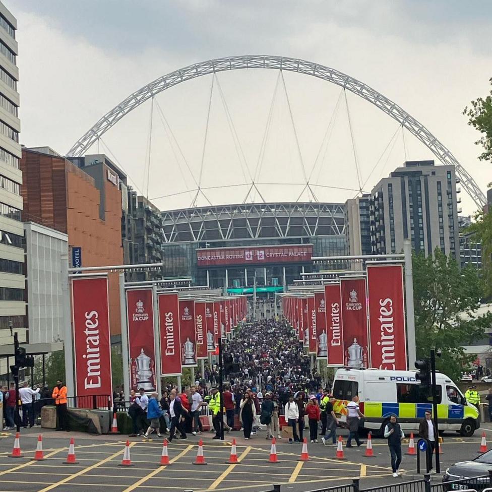 Crystal Palace: Your pictures from the big day out at Wembley - BBC Sport