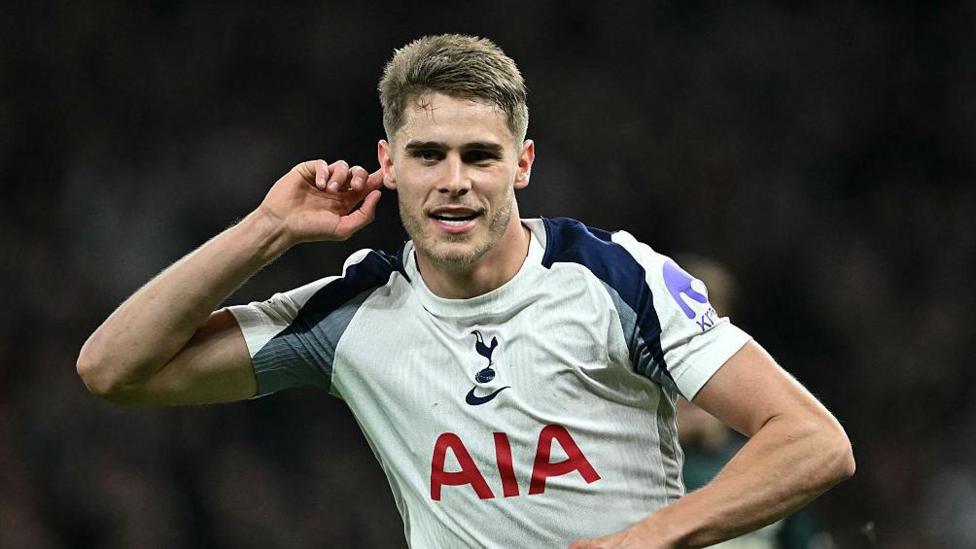 Destiny Udogie: Tottenham full-back allegedly threatened with a gun in ...
