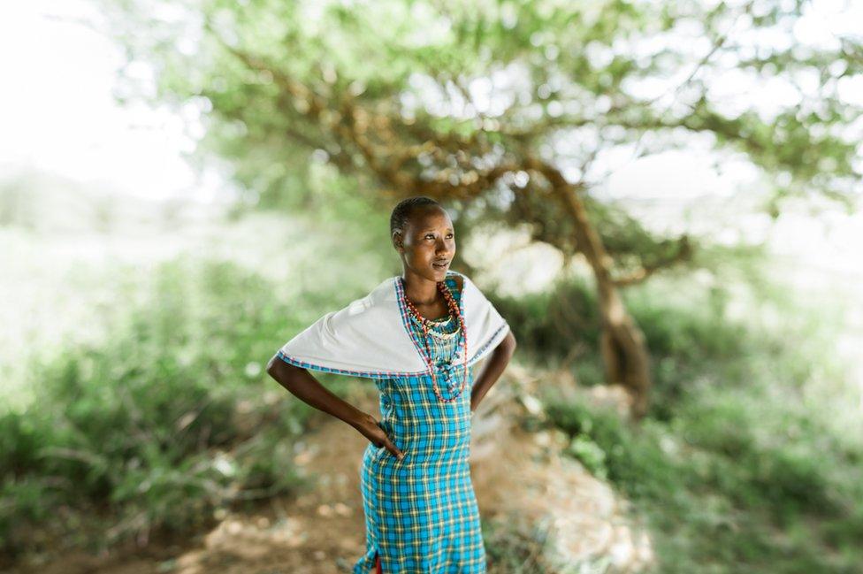 Kenyan girls look to the future - BBC News