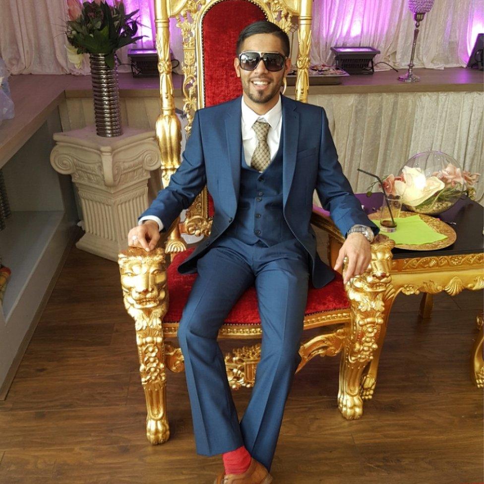 Drugs gang hid heroin in dog treats and washing powder - BBC News