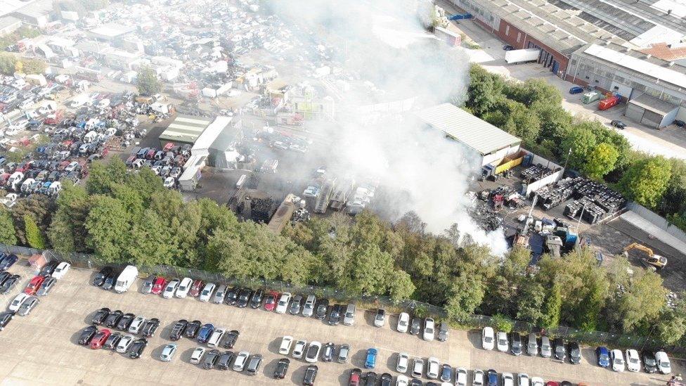 Walsall scrapyard fire consumes 100 cars - BBC News