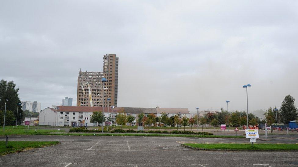 Three high-rise blocks demolished in Cardonald - BBC News