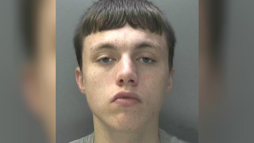 Dean Ward murder: Killer 'boasted on social media' - BBC News