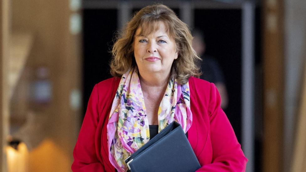 Shona Robison and Fiona Hyslop to stand down as MSPs - BBC News
