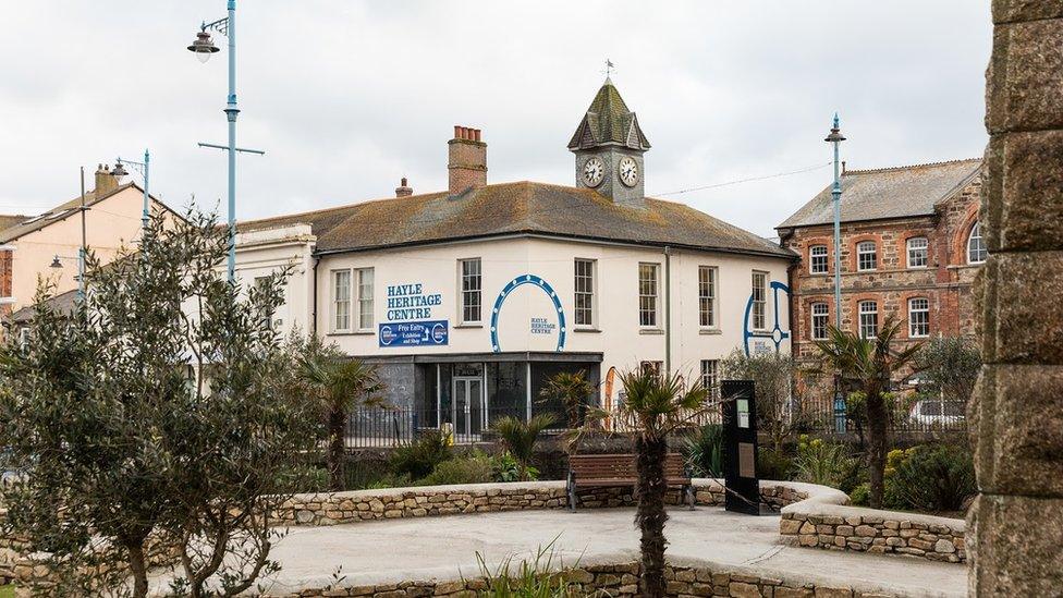 Hayle historic mining office added to 'at risk' register - BBC News