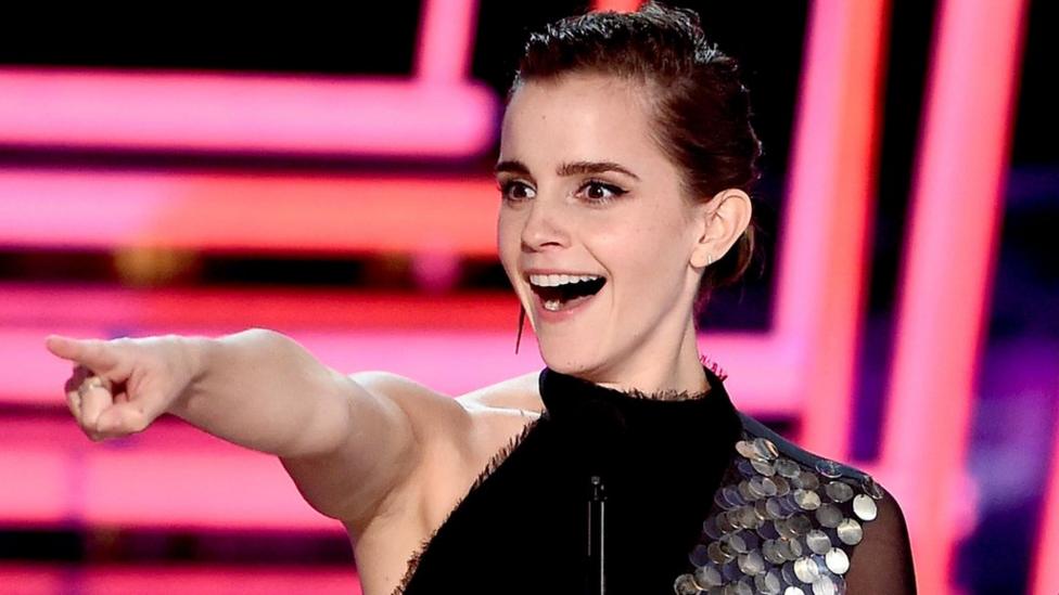 Bella Ramsey backs keeping separate awards for women - BBC News