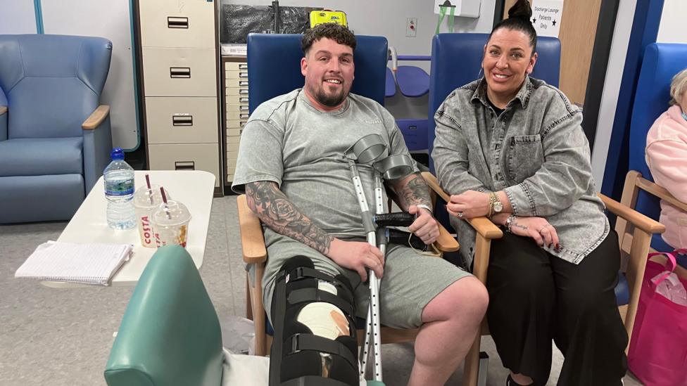 Morriston Hospital: My eye-opening day with staff and patients - BBC News