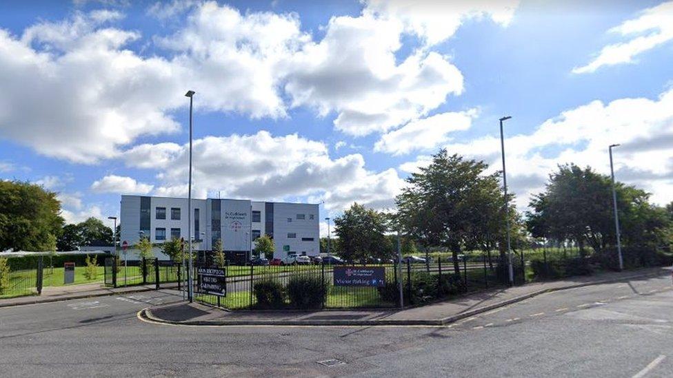 Rochdale teacher found with child abuse image files banned - BBC News