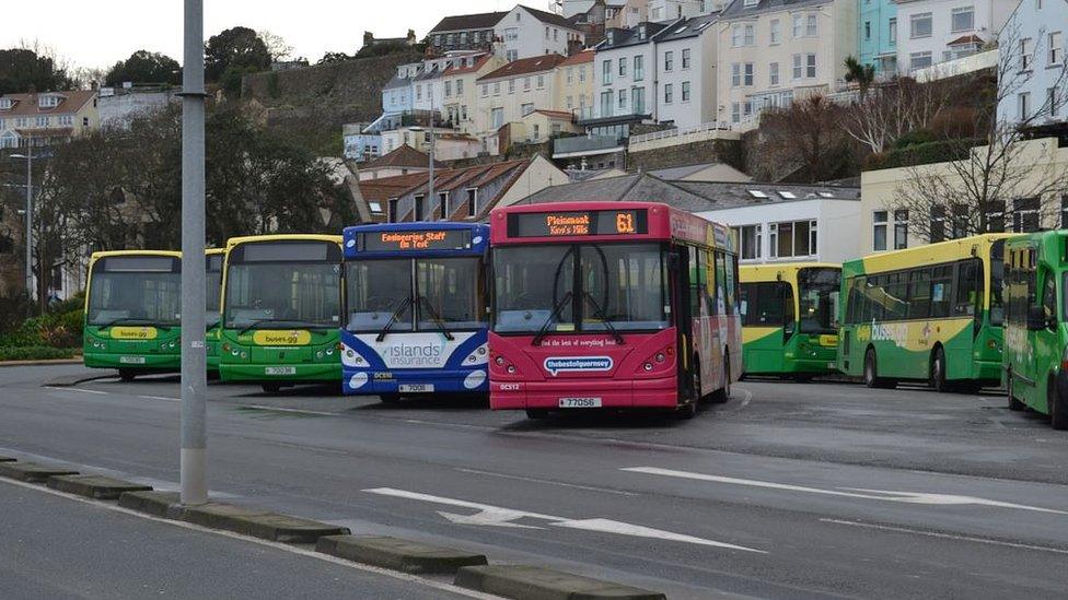 Guernsey bus passenger numbers hit 20-year high - BBC News