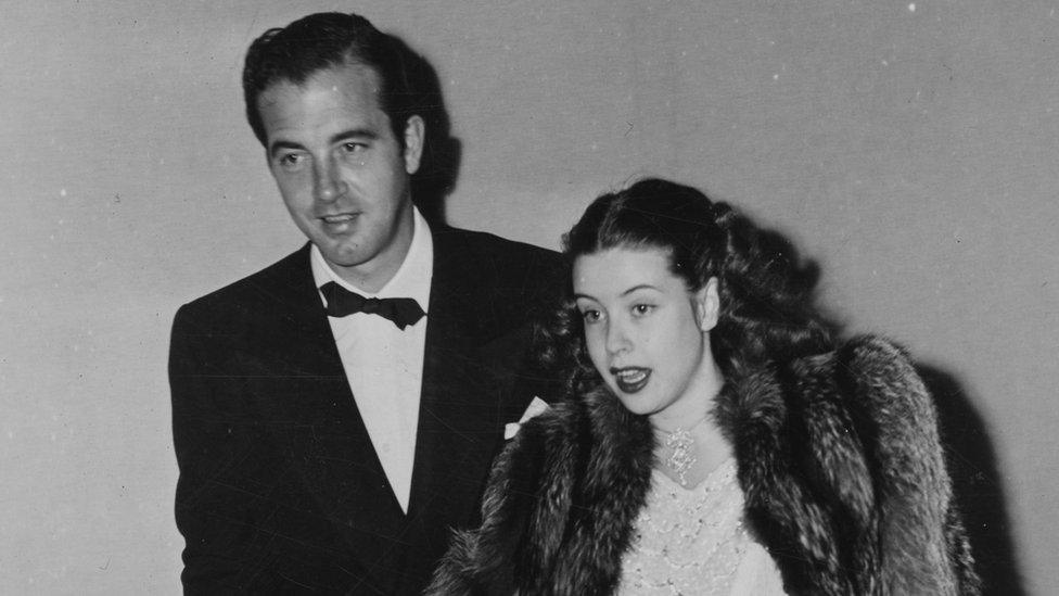 MGM star Gloria DeHaven dies aged 91 - BBC News