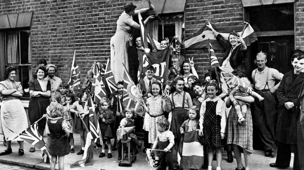VE Day 80th anniversary celebrations in West Yorkshire - BBC News