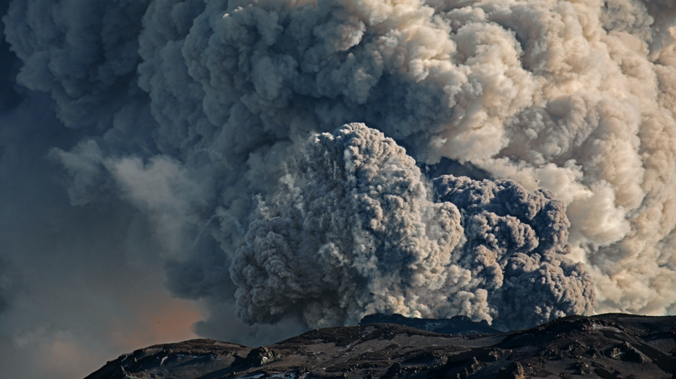 Fifteen years after a volcano shut European airspace, could it happen ...