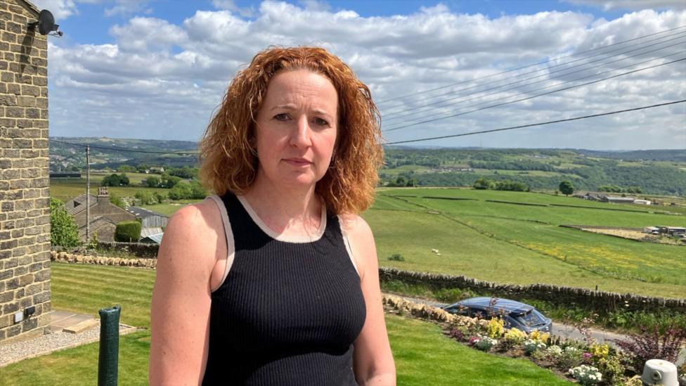 'Our partners were under 50 when they died from heart attacks' - BBC News