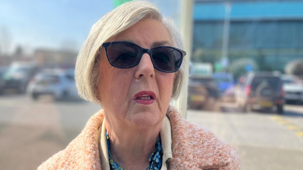 Herefordshire bus lanes considered in local transport plan - BBC News