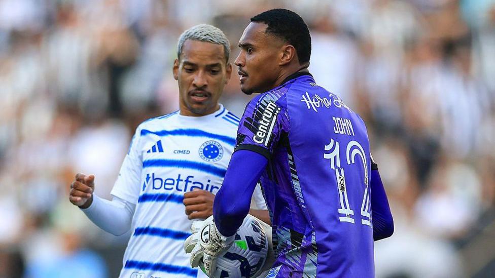 West Ham: Alphonse Areola or John Victor as goalkeeper? - BBC Sport