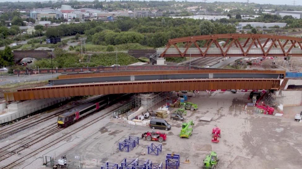 HS2 hits milestone as Bromford Tunnel machine reaches halfway - BBC News