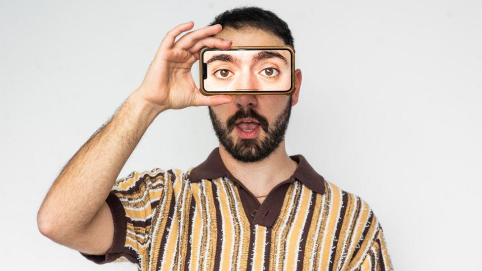 AI and stand up comedy - BBC News