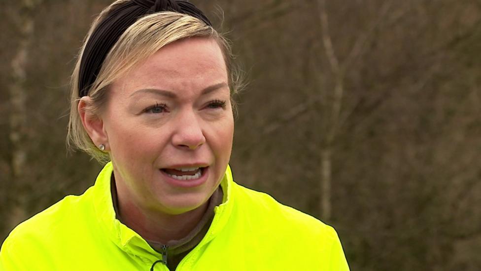 Cleckheaton mum with incurable cancer wants to inspire others - BBC News