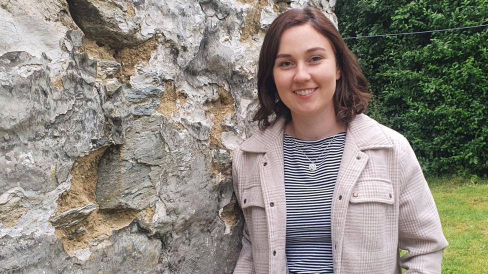 Ateb y Galw: Megan Davies - BBC Cymru Fyw