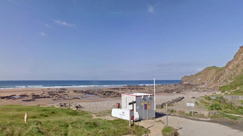 Body found after search for missing swimmer in Cornwall - BBC News