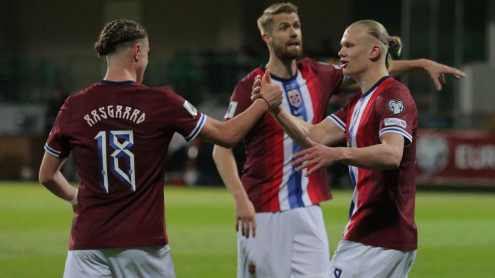 Luton Town: Thelo Aasgaard earns praise after Norway debut - BBC Sport