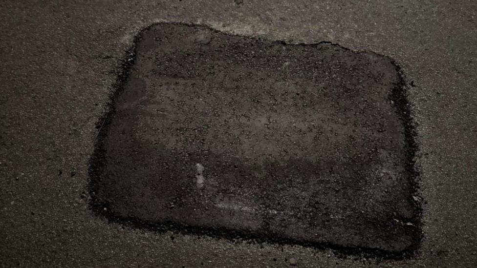 Crewe taxi driver floats rubber ducks in pothole campaign - BBC News