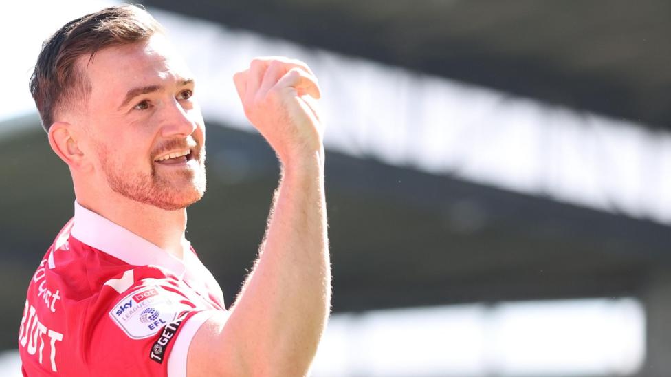 Marriott goal was 'brilliant' - Parkinson - BBC Sport
