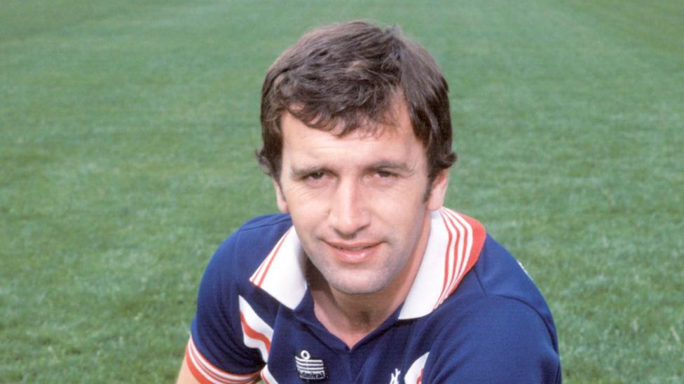 Former Aberdeen & Dundee striker Billy Pirie dies aged 75 - BBC Sport