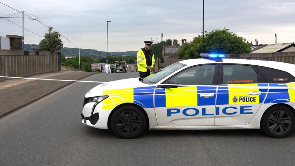 Sheffield street fight: Police make 25 arrests after Woodbourn Road ...