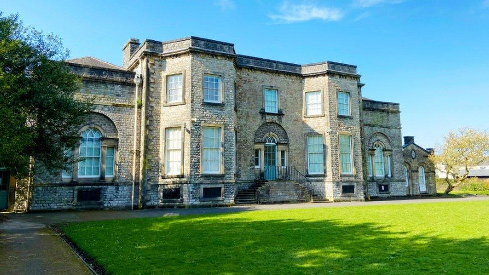 Kendal's Grade I-listed Abbot Hall reopens after makeover - BBC News