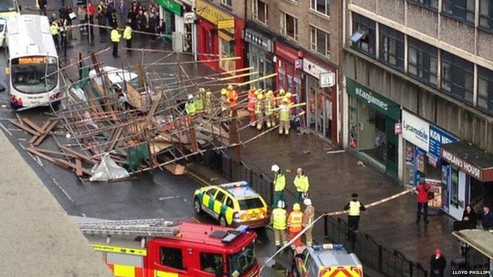 Leicester scaffolding firm fined after street collapse - BBC News