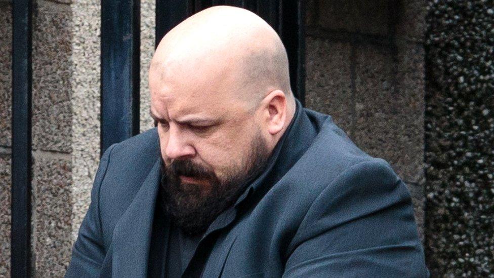 Aberdeen man Derek Piper jailed over indecent images of children - BBC News