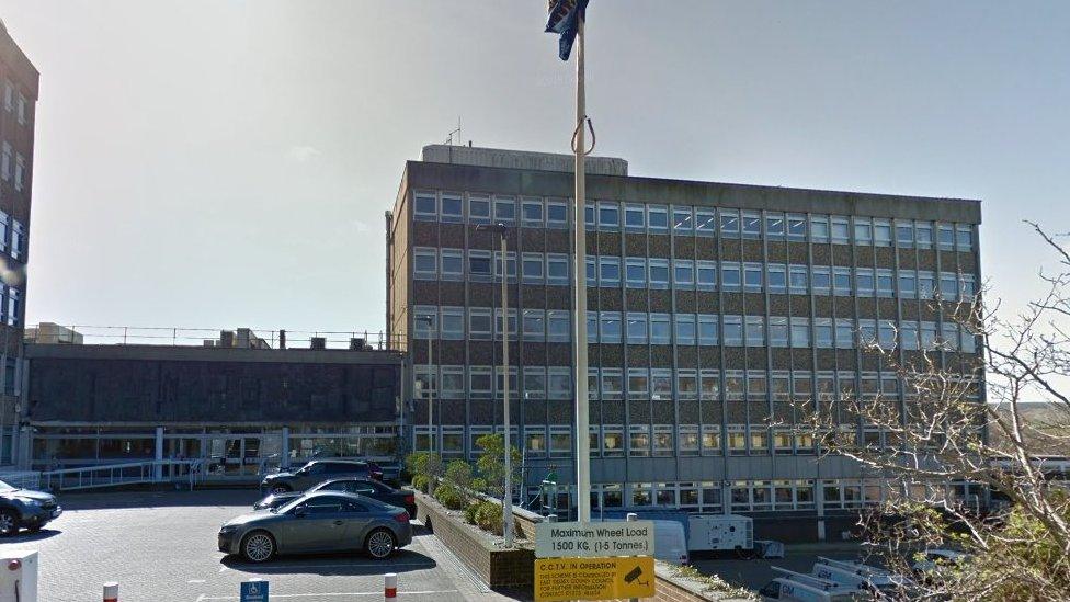 Conservative candidate withdraws after 'bomb Bristol' tweet - BBC News