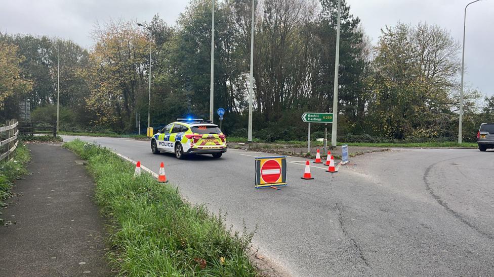 Hooe: Three people freed from vehicles after A259 crash - BBC News