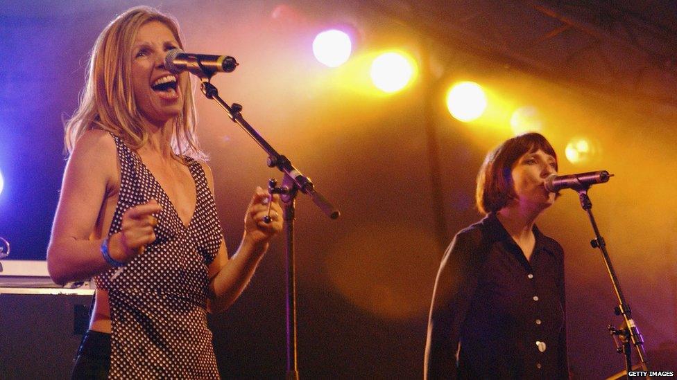 Saint Etienne: Why we love (most) Christmas music - BBC News