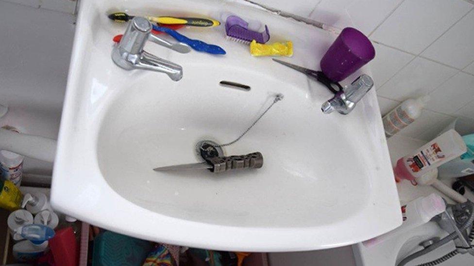 Serial killer fan Shaye Groves jailed for murdering boyfriend - BBC News