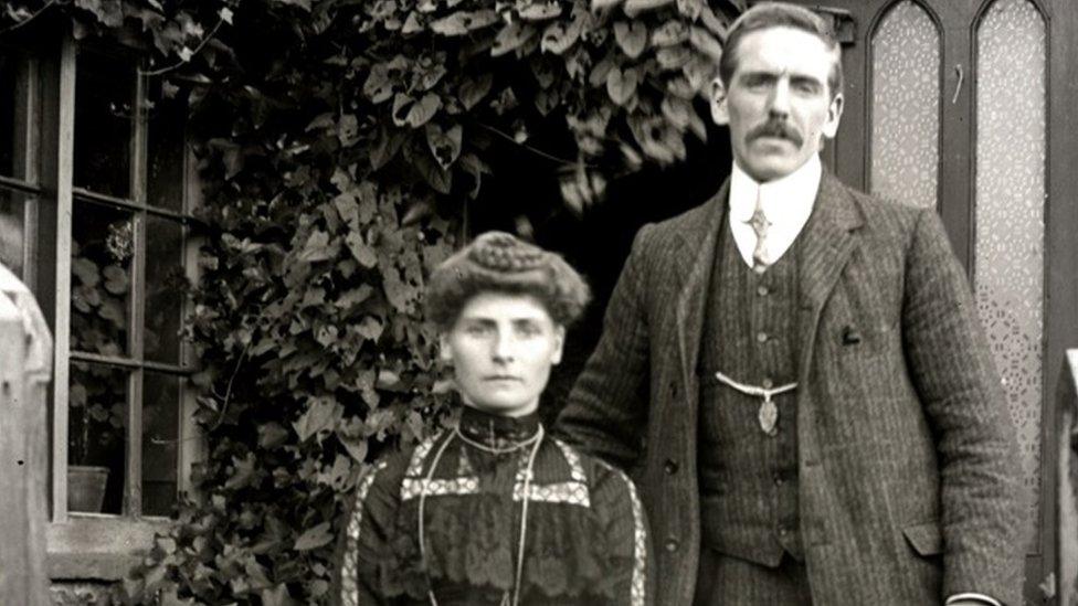 Restorer blown away by images of early 20th Century on dirty slides ...