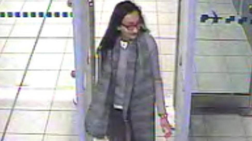 Bethnal Green head Mark Keary suspended over exam fix claims - BBC News