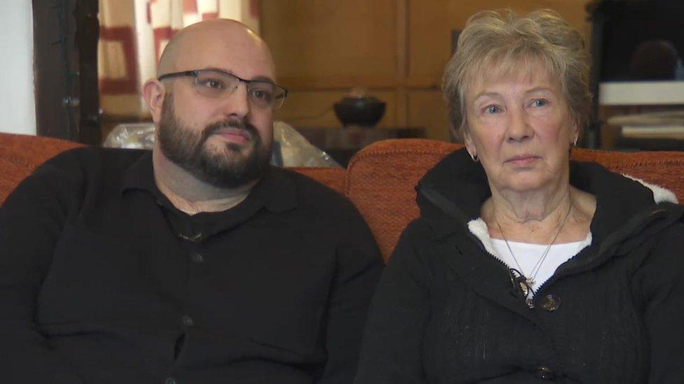 Hannah Warren: Woman died at docks after failings by Met Police - BBC News