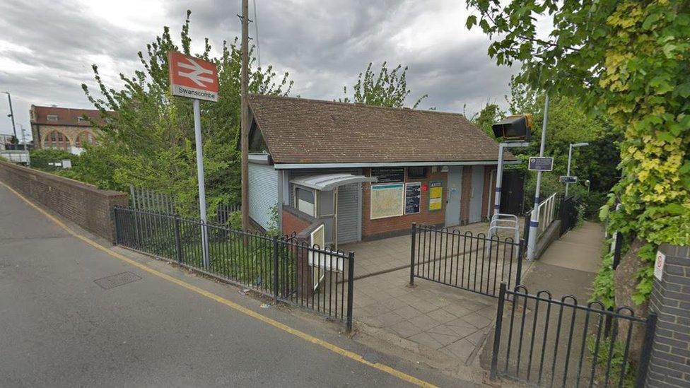 Swanscombe railway death: Boy had taken tranquiliser - BBC News