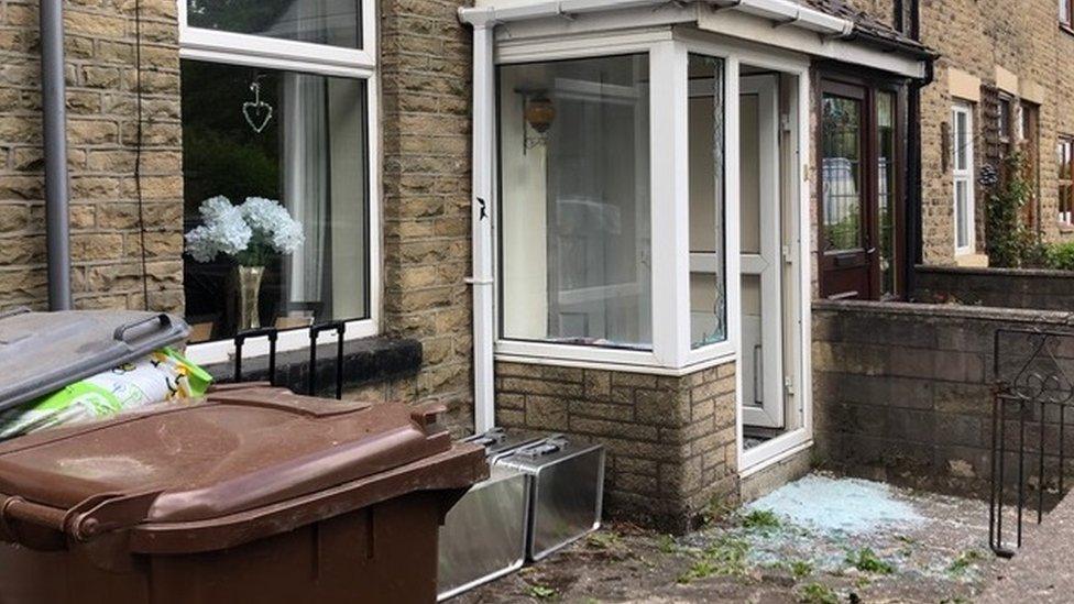 Wigan stabbing: Daughter witnessed mum's death - BBC News