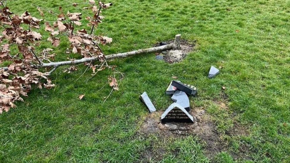 Oldham: Outrage as Covid memorial smashed up by vandals - BBC News