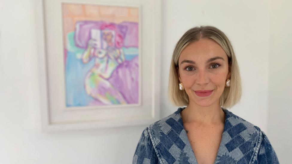 Clíodhna Doherty: Newry Artist's work to hang in the Louvre - BBC News