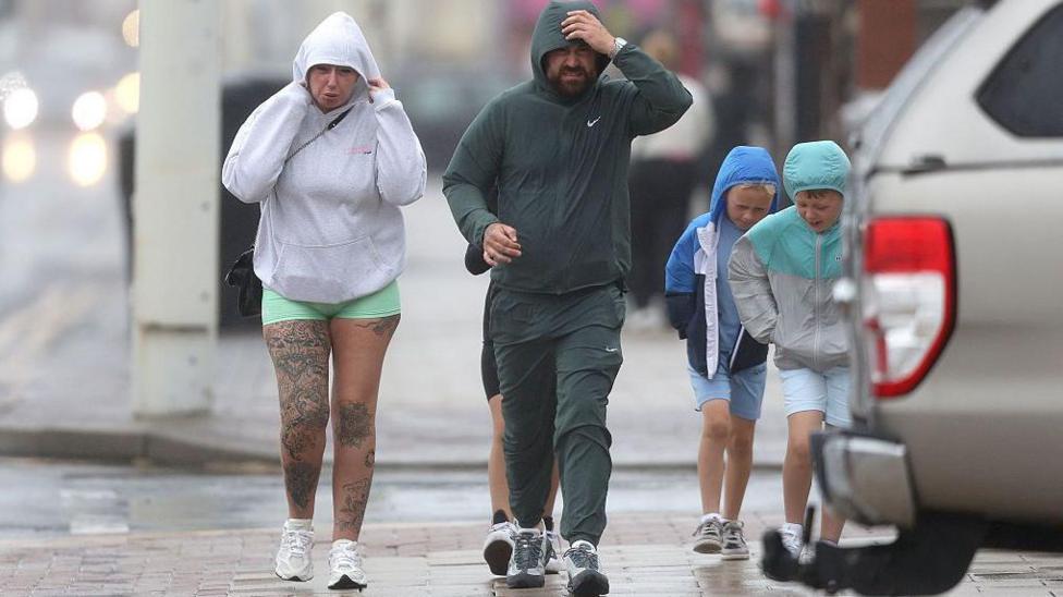 Storm Floris: Pictures from around the UK - BBC Newsround