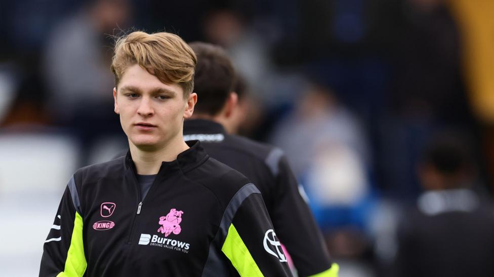 Matthew Craig: Tottenham midfielder joins Mansfield on loan - BBC Sport
