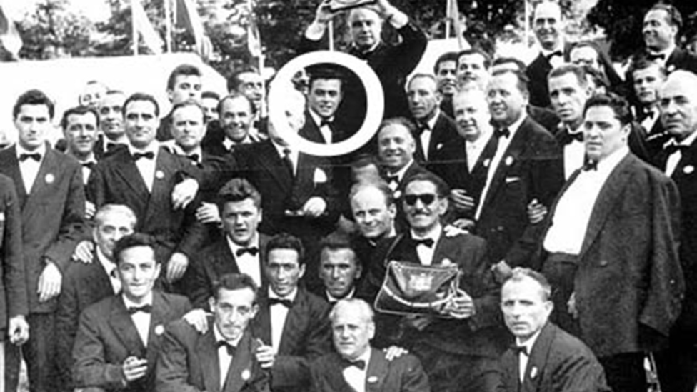 Pavarotti's Llangollen concert given new voice in lost recording - BBC News